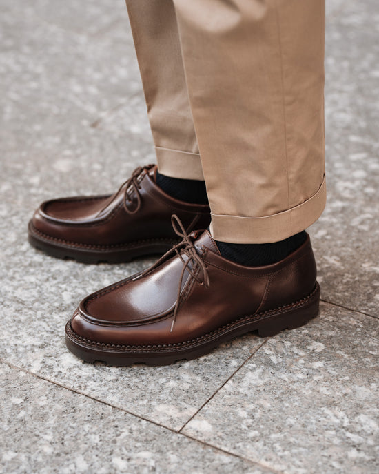 Artisanal brown leather lace-up shoes, Made in Italy | Velasca