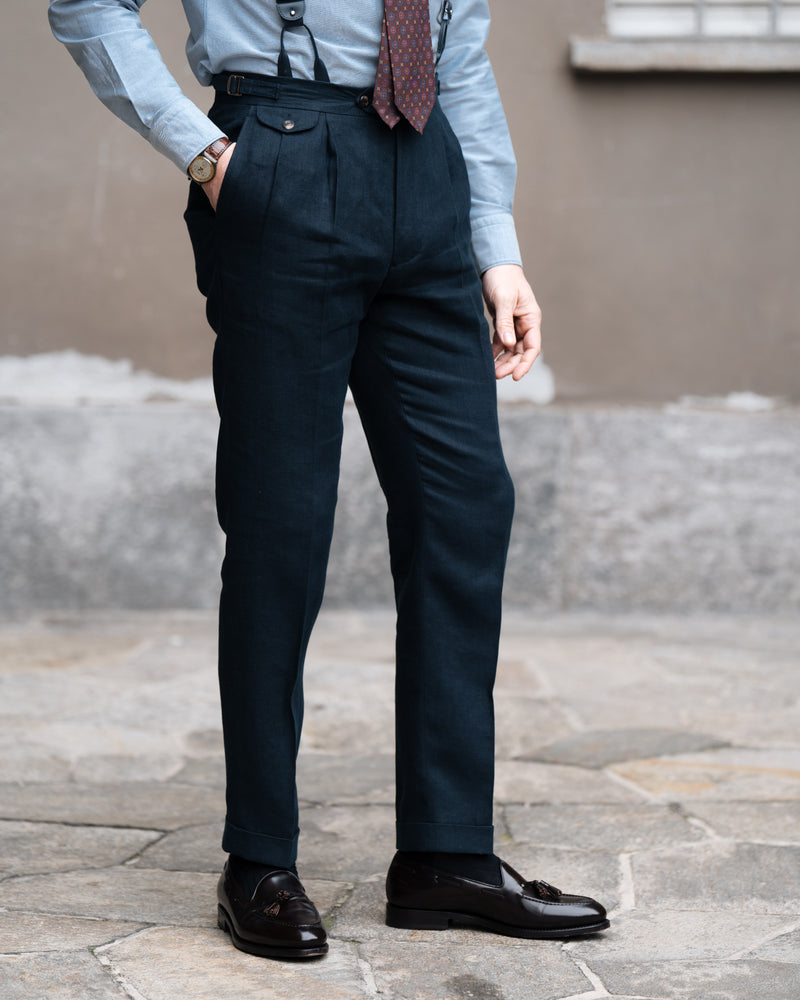 Blue linen dandy trousers. Made in Italy | Velasca