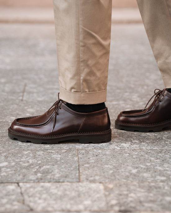 Artisanal brown leather lace-up shoes, Made in Italy | Velasca